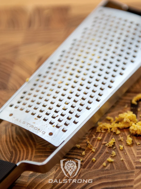 How To Grate Ginger The Easiest Way Without Making A Mess – Dalstrong UK